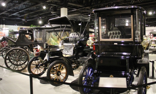 Studebaker Museum, South Bend: From Carriages to Automobiles